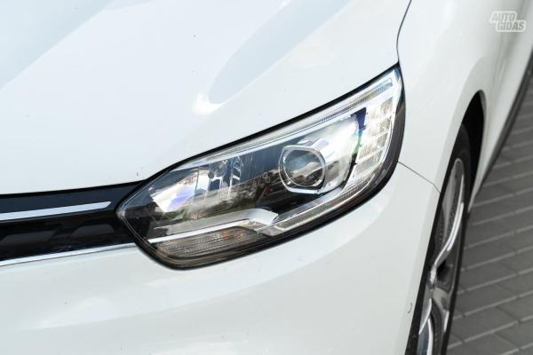White Renault Grand Scenic 2020 in Vilnius, with an engine capacity of 1.80 L and mileage of 139 thousand km for 11900 €, photo 5 on AUTOMOTO.COM.LV