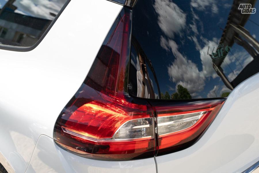White Renault Grand Scenic 2020 in Vilnius, with an engine capacity of 1.80 L and mileage of 139 thousand km for 11900 €, photo 14 on AUTOMOTO.COM.LV