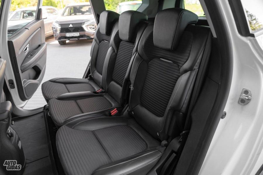White Renault Grand Scenic 2020 in Vilnius, with an engine capacity of 1.80 L and mileage of 139 thousand km for 11900 €, photo 18 on AUTOMOTO.COM.LV