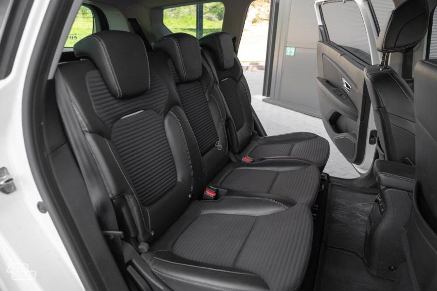 White Renault Grand Scenic 2020 in Vilnius, with an engine capacity of 1.80 L and mileage of 139 thousand km for 11900 €, photo 19 on AUTOMOTO.COM.LV