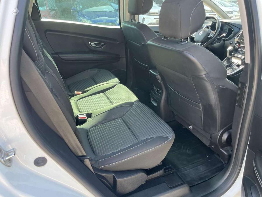 Balts Renault Grand Scenic 2020 Tauragė, ar dzinēja tilpumu 1.75 L un nobraukumu 237 tūkst. km par 7200 €, foto 20 vietnē AUTOMOTO.COM.LV