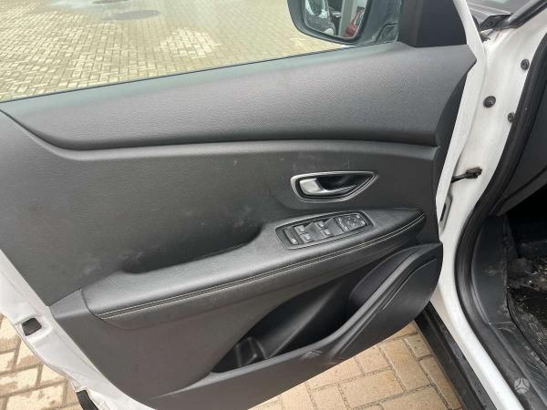 Balts Renault Grand Scenic 2020 Tauragė, ar dzinēja tilpumu 1.70 L un nobraukumu 235 tūkst. km par 7400 €, foto 10 vietnē AUTOMOTO.COM.LV
