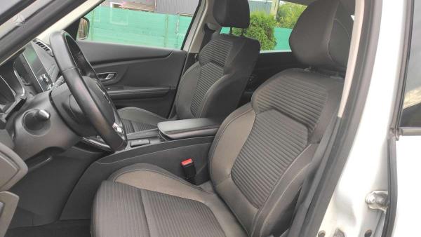 White Renault Grand Scenic 2020 in Taurage, with an engine capacity of 1.75 L and mileage of 366 thousand km for 6550 €, photo 8 on AUTOMOTO.COM.LV