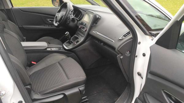 White Renault Grand Scenic 2020 in Taurage, with an engine capacity of 1.75 L and mileage of 366 thousand km for 6550 €, photo 10 on AUTOMOTO.COM.LV