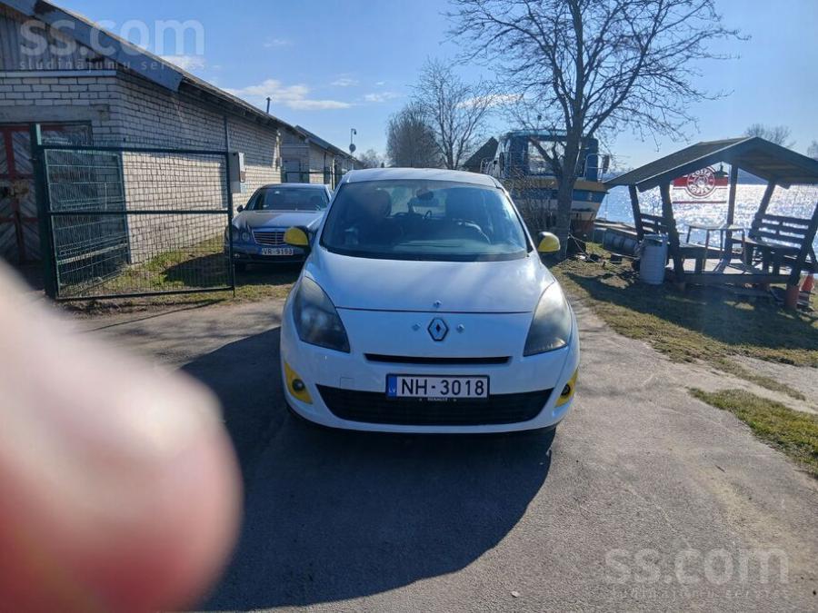 Balts Renault Grand Scenic 2011 Rīga, ar dzinēja tilpumu 1.90 L un nobraukumu 587 tūkst. km par 1500 €, foto 1 vietnē AUTOMOTO.COM.LV