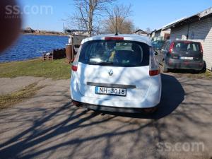 Balts Renault Grand Scenic 2011 Rīga, ar dzinēja tilpumu 1.90 L un nobraukumu 587 tūkst. km par 1500 €, foto 5 vietnē AUTOMOTO.COM.LV