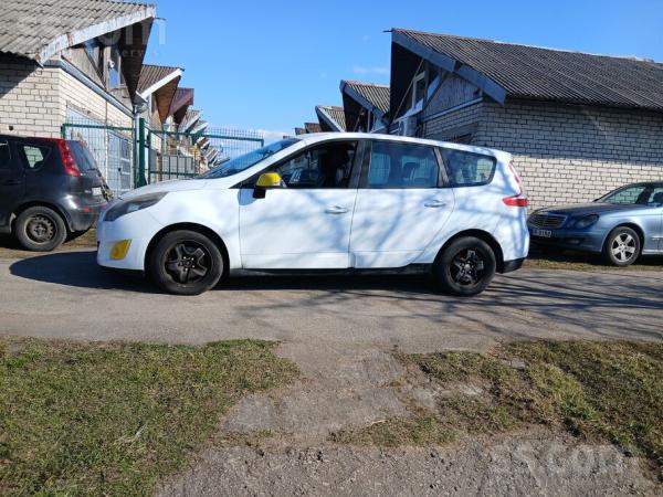 Balts Renault Grand Scenic 2011 Rīga, ar dzinēja tilpumu 1.90 L un nobraukumu 587 tūkst. km par 1500 €, foto 5 vietnē AUTOMOTO.COM.LV