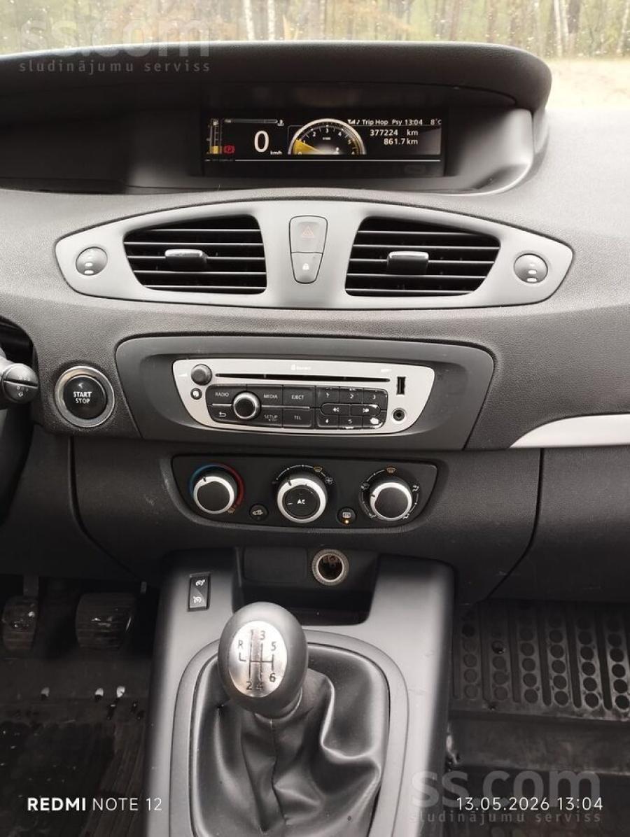 White Renault Grand Scenic 2012 in Riga, with an engine capacity of 1.50 L and mileage of 378 thousand km for 1300 €, photo 6 on AUTOMOTO.COM.LV