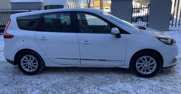 White Renault Grand Scenic 2013 in Taurage, with an engine capacity of 1.50 L and mileage of 270 thousand km for 3600 €, photo 5 on AUTOMOTO.COM.LV
