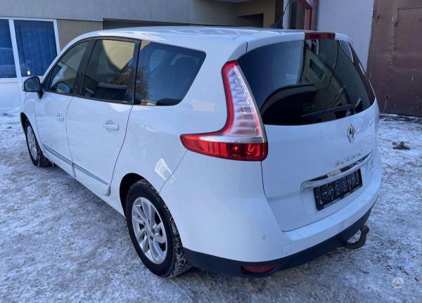 White Renault Grand Scenic 2013 in Taurage, with an engine capacity of 1.50 L and mileage of 270 thousand km for 3600 €, photo 8 on AUTOMOTO.COM.LV