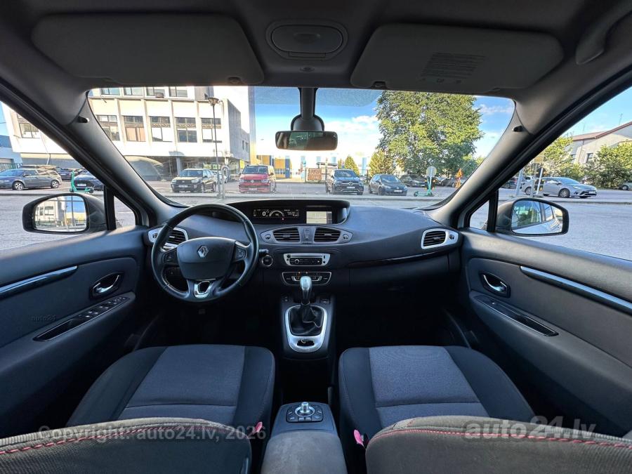 White Renault Grand Scenic 2013 in Tallinn, with an engine capacity of 1.50 L and mileage of 214 thousand km for 3999 €, photo 10 on AUTOMOTO.COM.LV