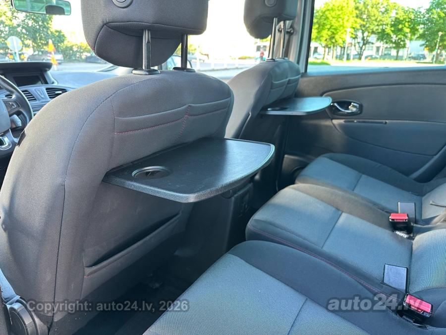 White Renault Grand Scenic 2013 in Tallinn, with an engine capacity of 1.50 L and mileage of 214 thousand km for 3999 €, photo 13 on AUTOMOTO.COM.LV