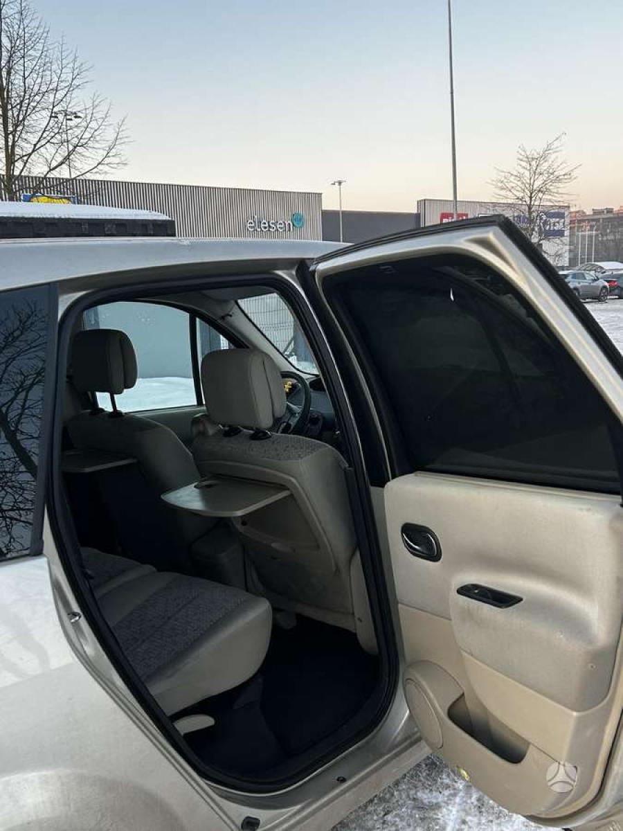 Yellow Renault Grand Scenic 2006 in Siauliai, with an engine capacity of 1.87 L and mileage of 325 thousand km for 1100 €, photo 7 on AUTOMOTO.COM.LV