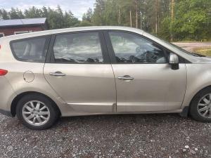 Dzeltens Renault Grand Scenic 2011 Marijampole, ar dzinēja tilpumu 1.46 L un nobraukumu 270 tūkst. km par 2100 €, foto 6 vietnē AUTOMOTO.COM.LV