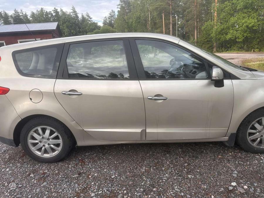 Dzeltens Renault Grand Scenic 2011 Marijampole, ar dzinēja tilpumu 1.46 L un nobraukumu 270 tūkst. km par 2100 €, foto 6 vietnē AUTOMOTO.COM.LV