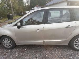 Dzeltens Renault Grand Scenic 2011 Marijampole, ar dzinēja tilpumu 1.46 L un nobraukumu 270 tūkst. km par 2100 €, foto 7 vietnē AUTOMOTO.COM.LV