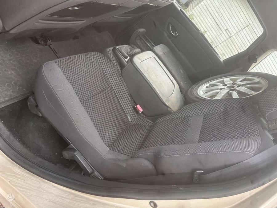 Dzeltens Renault Grand Scenic 2011 Marijampole, ar dzinēja tilpumu 1.46 L un nobraukumu 270 tūkst. km par 2100 €, foto 9 vietnē AUTOMOTO.COM.LV
