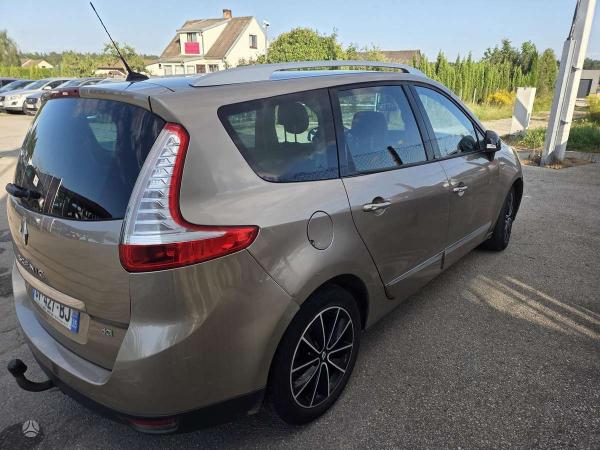 Yellow Renault Grand Scenic 2013 in Taurage, with an engine capacity of 1.46 L and mileage of 260 thousand km for 3950 €, photo 5 on AUTOMOTO.COM.LV