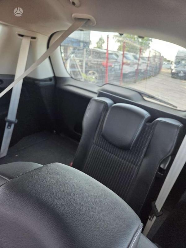 Yellow Renault Grand Scenic 2013 in Taurage, with an engine capacity of 1.46 L and mileage of 260 thousand km for 3950 €, photo 6 on AUTOMOTO.COM.LV
