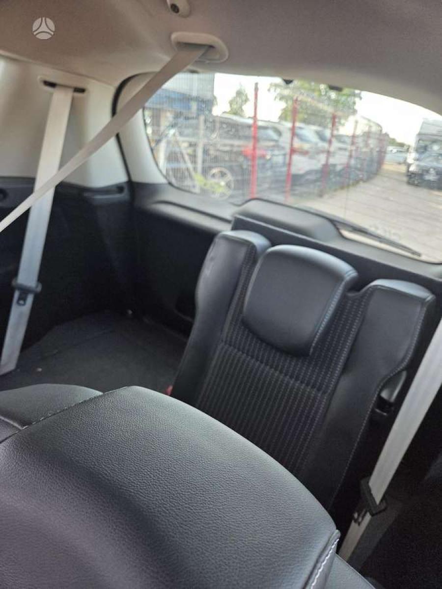 Yellow Renault Grand Scenic 2013 in Taurage, with an engine capacity of 1.46 L and mileage of 260 thousand km for 3950 €, photo 6 on AUTOMOTO.COM.LV