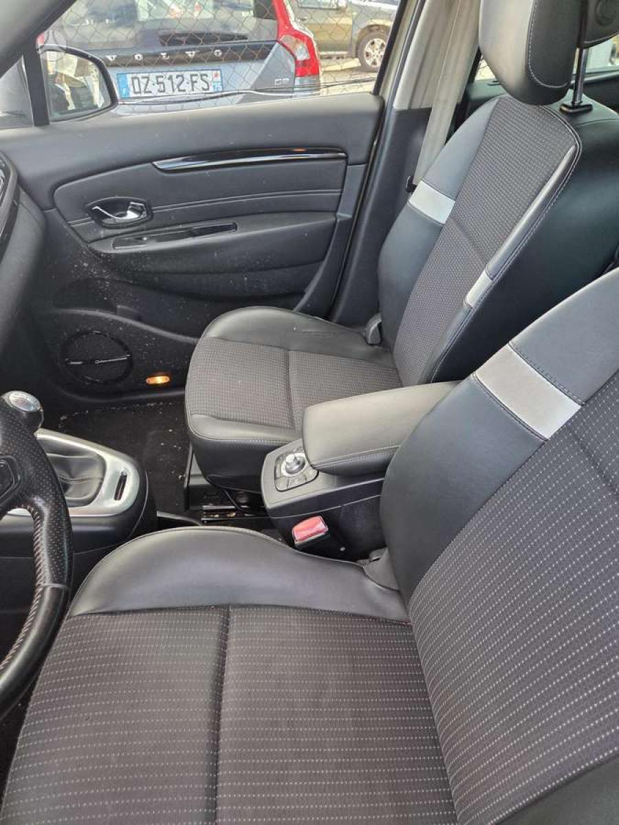 Yellow Renault Grand Scenic 2013 in Taurage, with an engine capacity of 1.46 L and mileage of 260 thousand km for 3950 €, photo 8 on AUTOMOTO.COM.LV