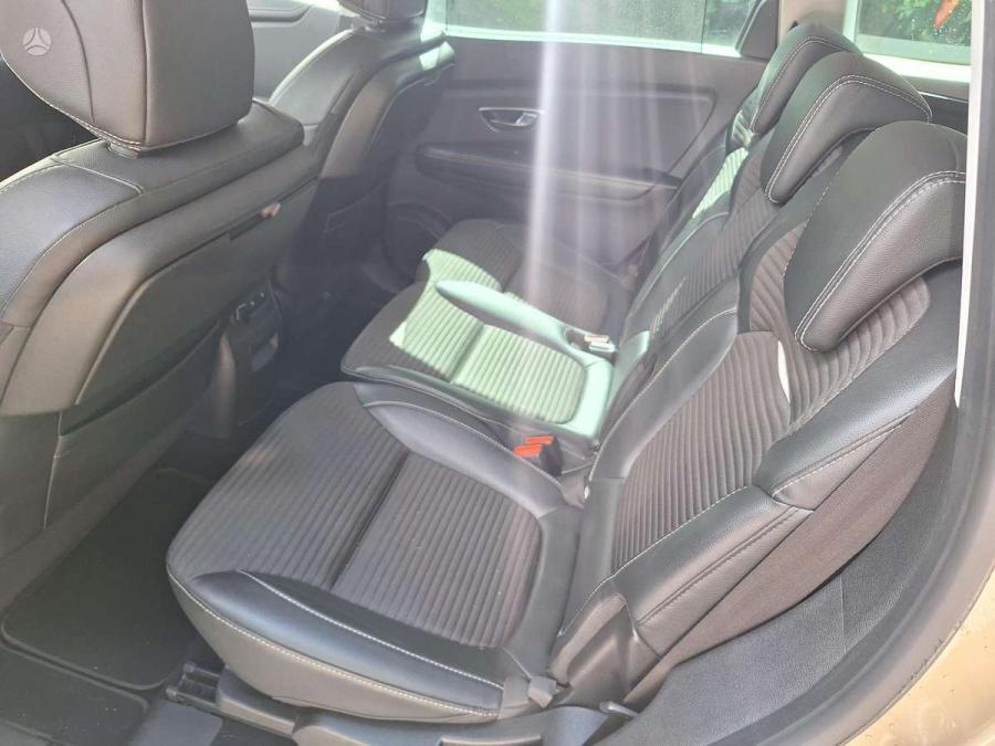 Dzeltens Renault Grand Scenic 2018 Tauragė, ar dzinēja tilpumu 1.50 L un nobraukumu 230 tūkst. km par 8499 €, foto 14 vietnē AUTOMOTO.COM.LV