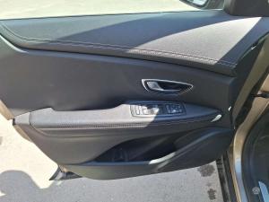 Dzeltens Renault Grand Scenic 2018 Tauragė, ar dzinēja tilpumu 1.50 L un nobraukumu 230 tūkst. km par 8499 €, foto 17 vietnē AUTOMOTO.COM.LV