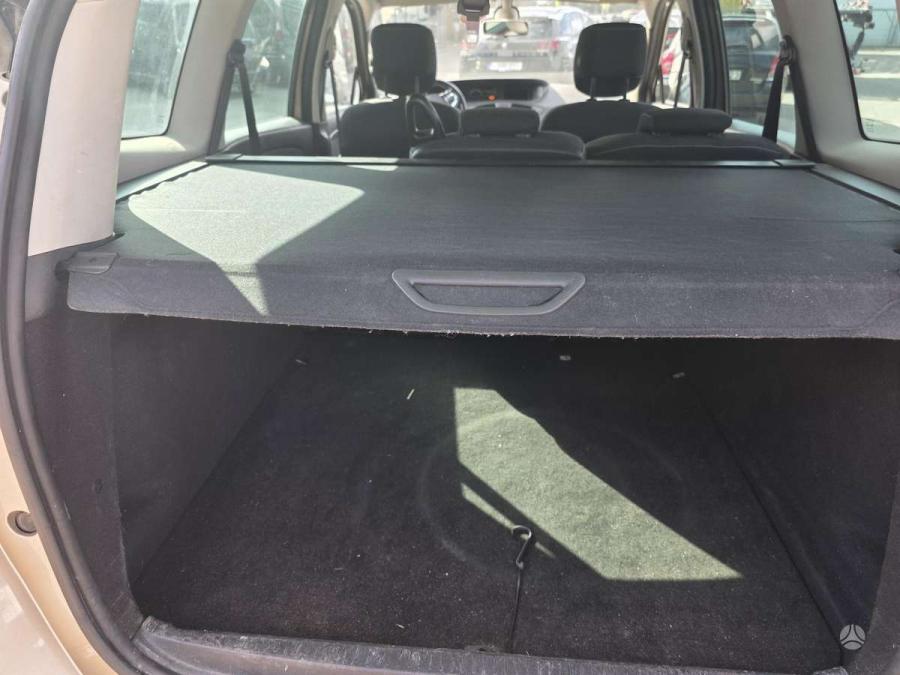 Dzeltens Renault Grand Scenic 2015 Ukmergė, ar dzinēja tilpumu 1.46 L un nobraukumu 250 tūkst. km par 4000 €, foto 10 vietnē AUTOMOTO.COM.LV