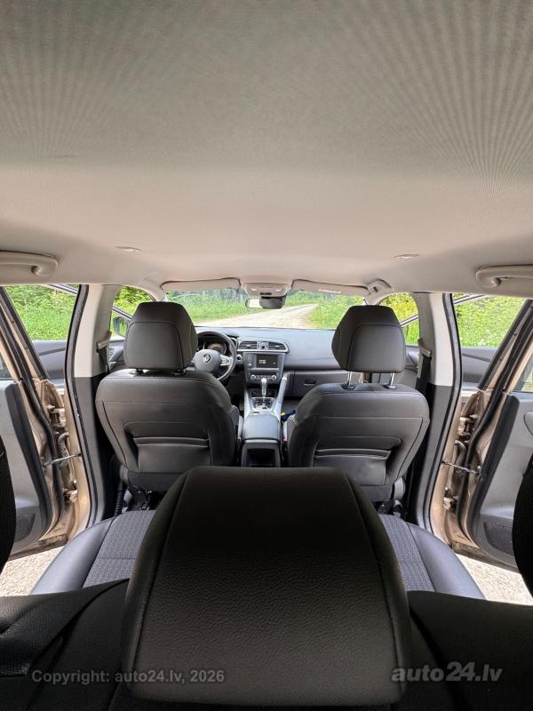 Smilšu krāsa Renault Kadjar 2016 Tallina, ar dzinēja tilpumu 1.20 L un nobraukumu 78 tūkst. km par 12390 €, foto 5 vietnē AUTOMOTO.COM.LV