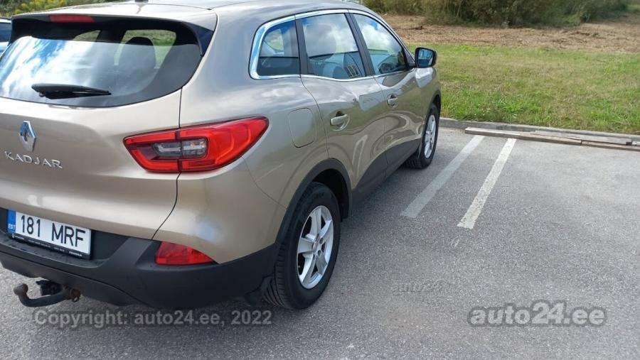 Beige Renault Kadjar 2017 in Tallinn, with an engine capacity of 1.20 L and mileage of 137 thousand km for 9900 €, photo 2 on AUTOMOTO.COM.LV