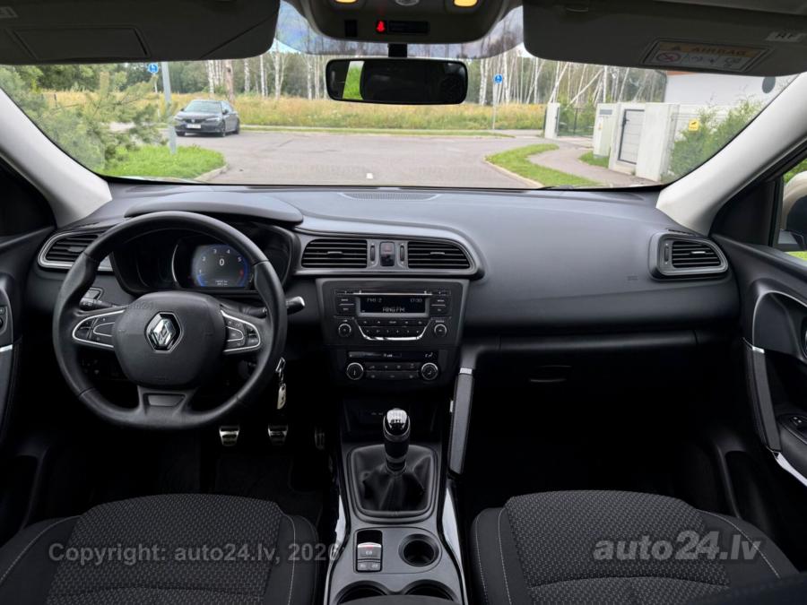Beige Renault Kadjar 2017 in Tallinn, with an engine capacity of 1.20 L and mileage of 139 thousand km for 7490 €, photo 9 on AUTOMOTO.COM.LV