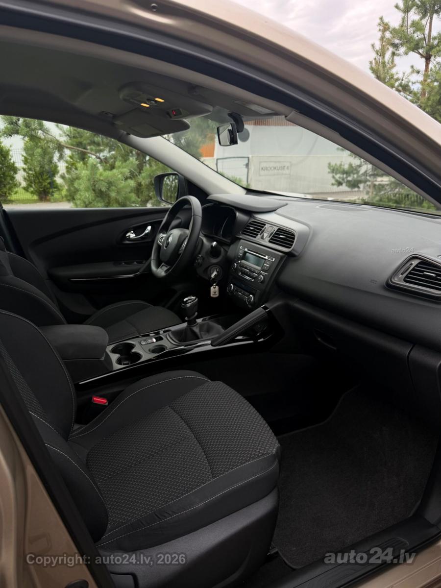 Beige Renault Kadjar 2017 in Tallinn, with an engine capacity of 1.20 L and mileage of 139 thousand km for 7490 €, photo 10 on AUTOMOTO.COM.LV