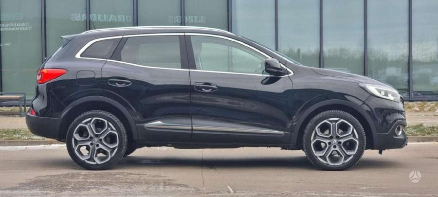 Black Renault Kadjar 2015 in Siauliai, with an engine capacity of 1.60 L and mileage of 183 thousand km for 8900 €, photo 10 on AUTOMOTO.COM.LV