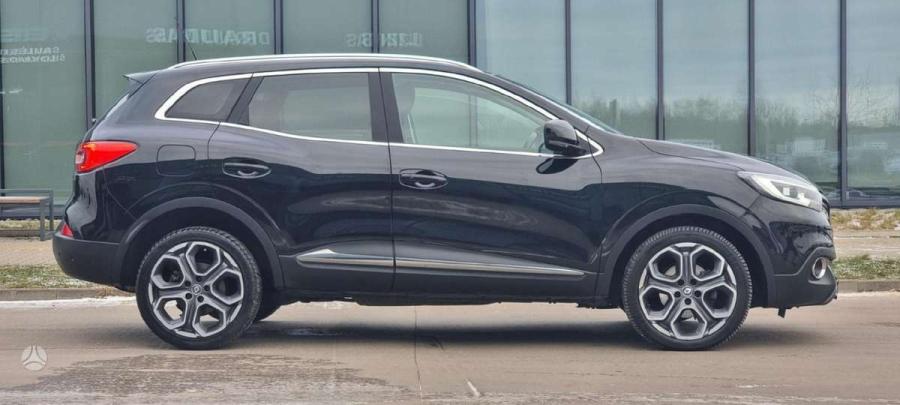 Black Renault Kadjar 2015 in Siauliai, with an engine capacity of 1.60 L and mileage of 183 thousand km for 8900 €, photo 10 on AUTOMOTO.COM.LV