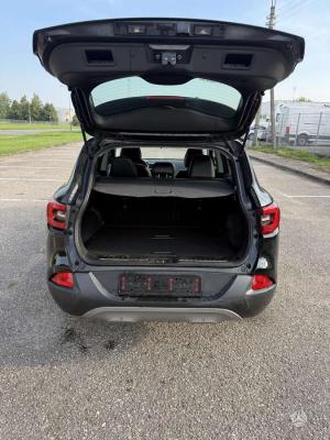Black Renault Kadjar 2015 in Vilnius, with an engine capacity of 1.46 L and mileage of 240 thousand km for 7700 €, photo 8 on AUTOMOTO.COM.LV