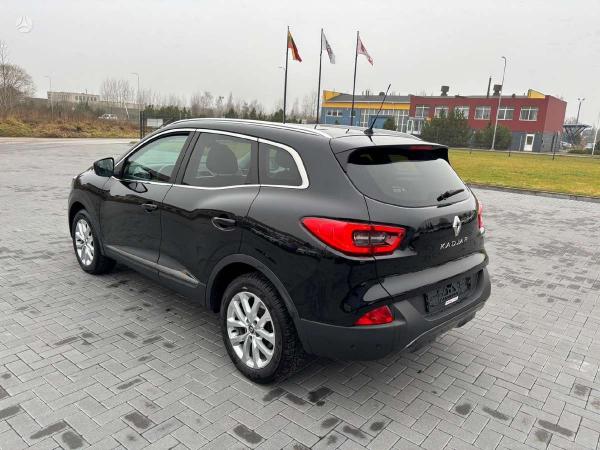 Melns Renault Kadjar 2016 Telšiai, ar dzinēja tilpumu 1.46 L un nobraukumu 251 tūkst. km par 8500 €, foto 4 vietnē AUTOMOTO.COM.LV