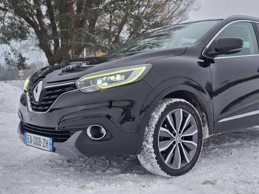 Black Renault Kadjar 2016 in Taurage, with an engine capacity of 1.60 L and mileage of 175 thousand km for 8700 €, photo 5 on AUTOMOTO.COM.LV