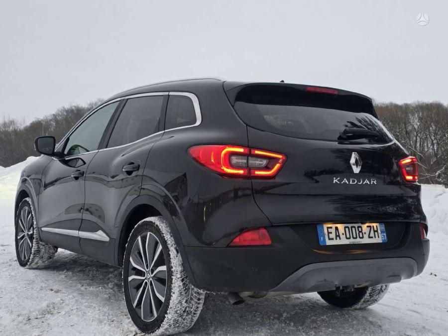 Black Renault Kadjar 2016 in Taurage, with an engine capacity of 1.60 L and mileage of 175 thousand km for 8700 €, photo 8 on AUTOMOTO.COM.LV