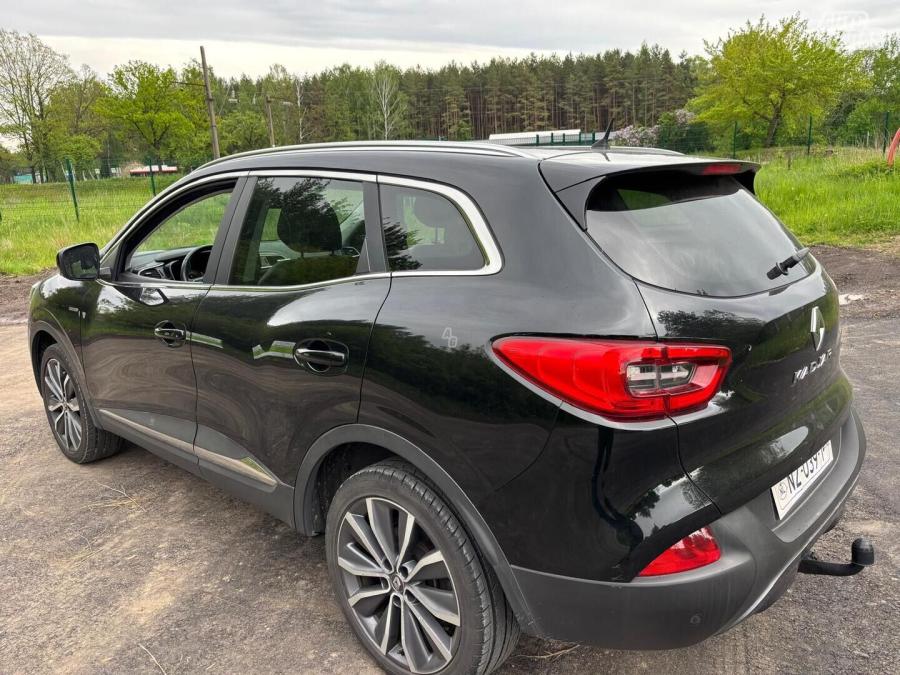 Black Renault Kadjar 2016 in Kaunas, with an engine capacity of 1.50 L and mileage of 287 thousand km for 8500 €, photo 8 on AUTOMOTO.COM.LV