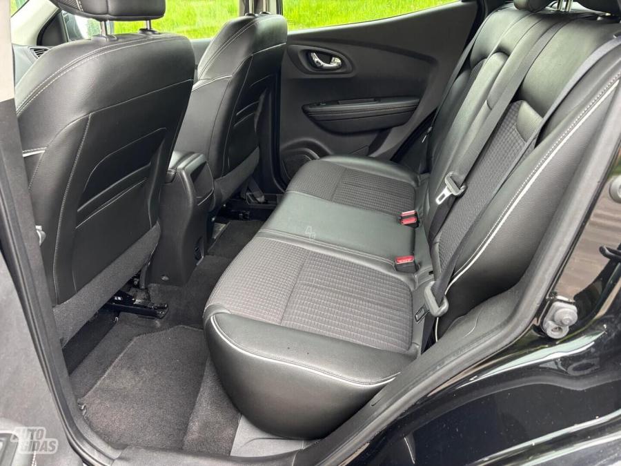 Black Renault Kadjar 2016 in Kaunas, with an engine capacity of 1.50 L and mileage of 287 thousand km for 8500 €, photo 16 on AUTOMOTO.COM.LV