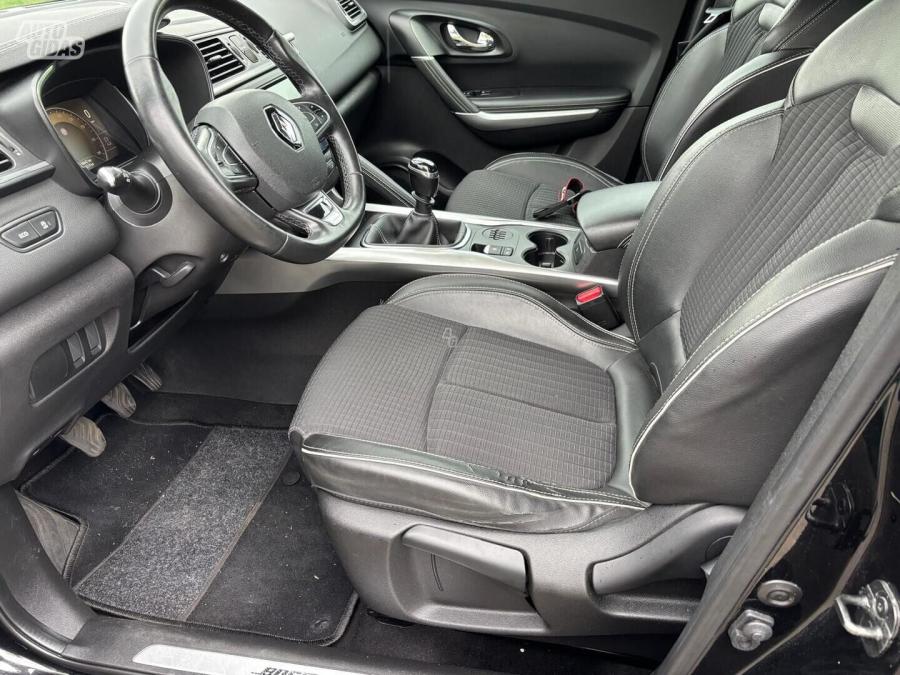 Black Renault Kadjar 2016 in Kaunas, with an engine capacity of 1.50 L and mileage of 287 thousand km for 8500 €, photo 19 on AUTOMOTO.COM.LV