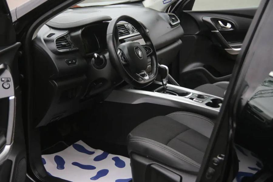 Black Renault Kadjar 2016 in Riga, with an engine capacity of 1.50 L and mileage of 192 thousand km for 9990 €, photo 8 on AUTOMOTO.COM.LV