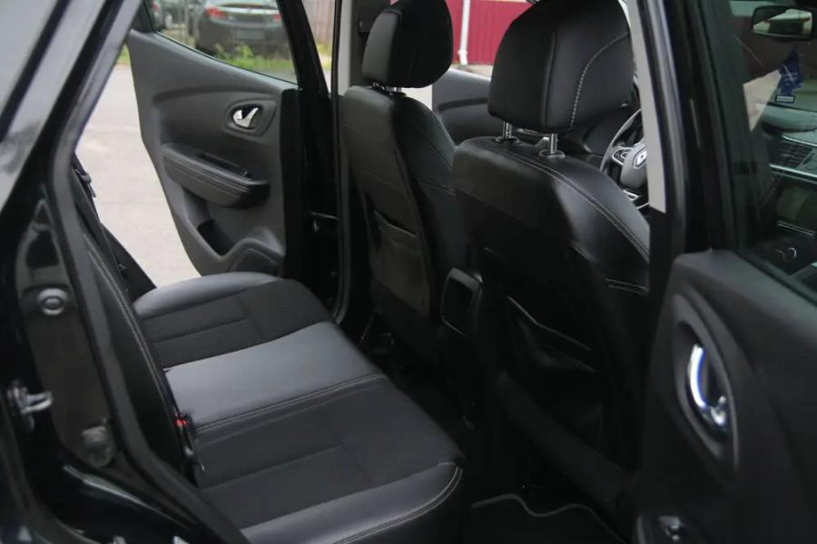 Black Renault Kadjar 2016 in Riga, with an engine capacity of 1.50 L and mileage of 192 thousand km for 9990 €, photo 12 on AUTOMOTO.COM.LV