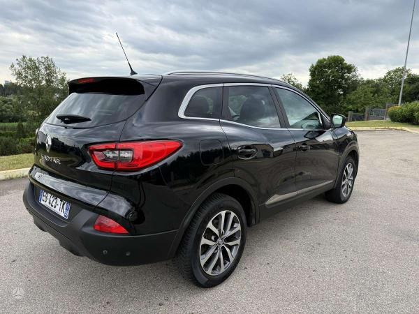 Black Renault Kadjar 2016 in Taurage, with an engine capacity of 1.20 L and mileage of 130 thousand km for 7900 €, photo 9 on AUTOMOTO.COM.LV