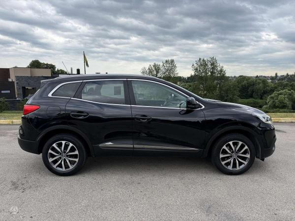 Black Renault Kadjar 2016 in Taurage, with an engine capacity of 1.20 L and mileage of 130 thousand km for 7900 €, photo 10 on AUTOMOTO.COM.LV