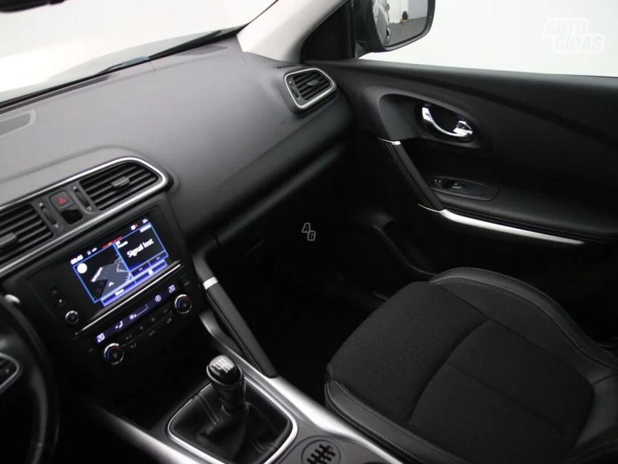 Black Renault Kadjar 2016 in Vilnius, with an engine capacity of 1.20 L and mileage of 170 thousand km for 9099 €, photo 22 on AUTOMOTO.COM.LV