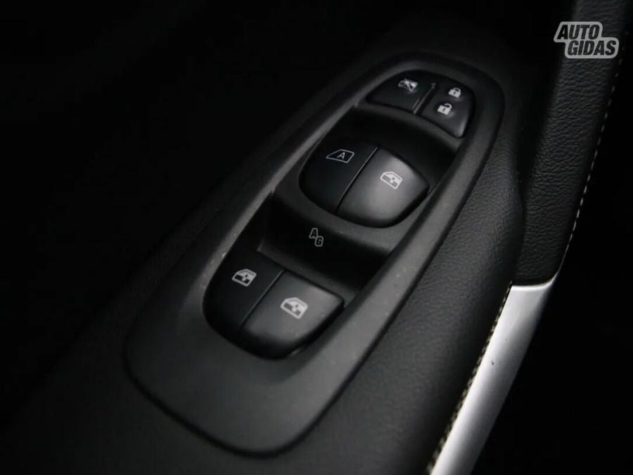 Black Renault Kadjar 2016 in Vilnius, with an engine capacity of 1.20 L and mileage of 170 thousand km for 9099 €, photo 27 on AUTOMOTO.COM.LV