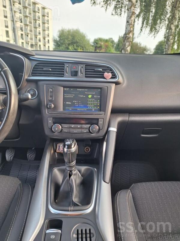 Melns Renault Kadjar 2016 Rīga, ar dzinēja tilpumu 1.50 L un nobraukumu 224 tūkst. km par 8800 €, foto 9 vietnē AUTOMOTO.COM.LV