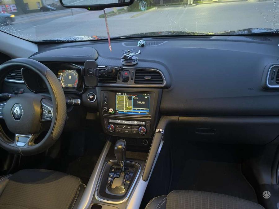 Melns Renault Kadjar 2016 Tauragė, ar dzinēja tilpumu 0.00 L un nobraukumu 249 tūkst. km par 8350 €, foto 13 vietnē AUTOMOTO.COM.LV
