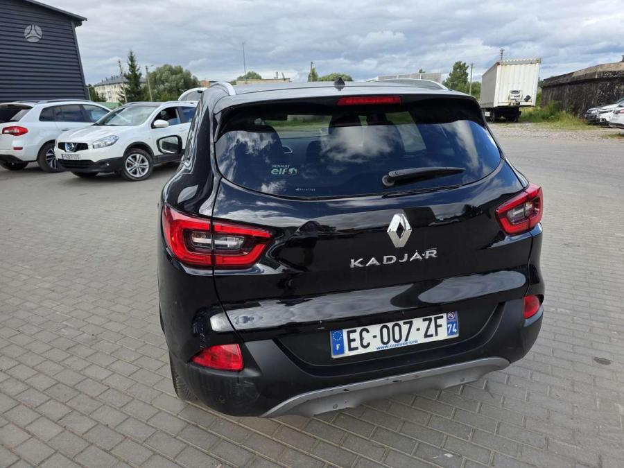 Melns Renault Kadjar 2016 Tauragė, ar dzinēja tilpumu 1.20 L un nobraukumu 150 tūkst. km par 7000 €, foto 6 vietnē AUTOMOTO.COM.LV